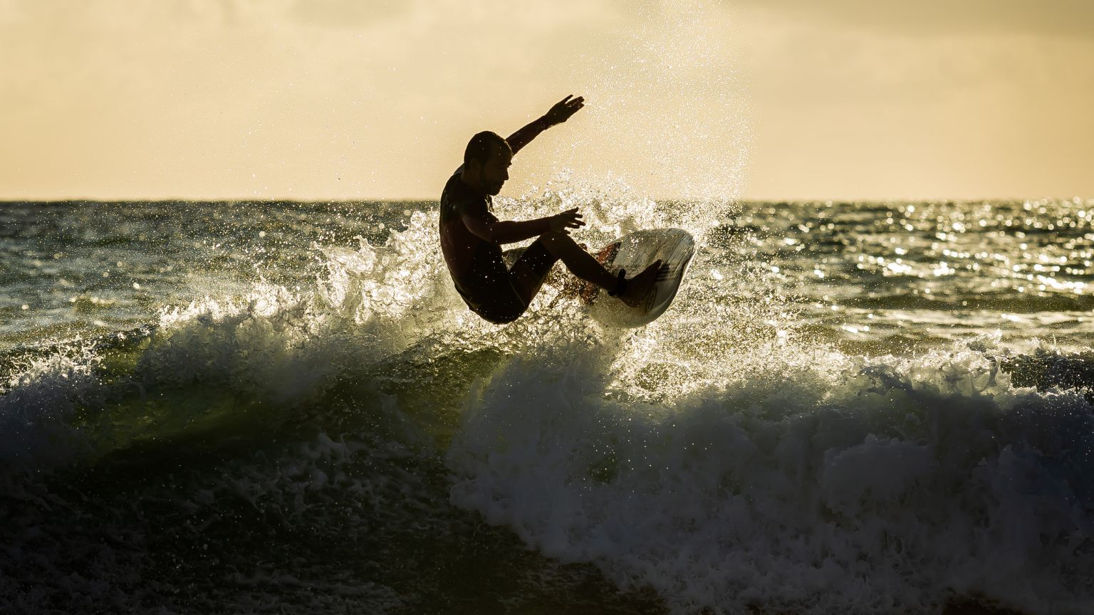 How to read the ocean. Wave selection, currents and positioning